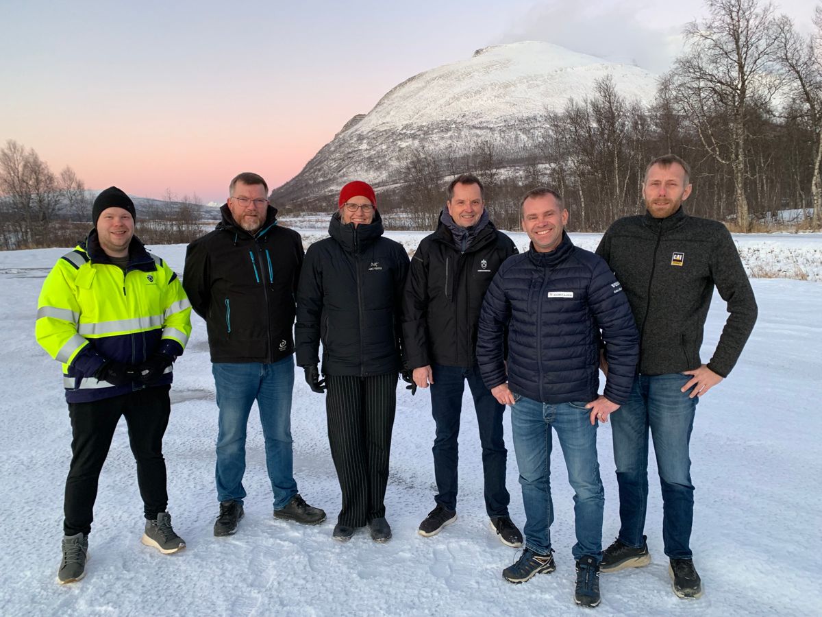 Målselv Maskin & Transport skrev kontrakt med Forsvarsbygg i Troms ... Målselv Maskin & Transport skrev kontrakt med Forsvarsbygg i Troms ...
