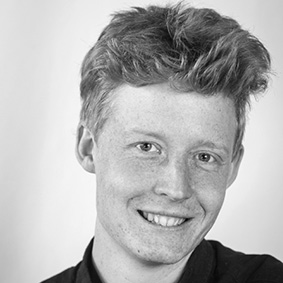 Tøjbutik drives af tre generationer: - Kunderne synes, det er hyggeligt