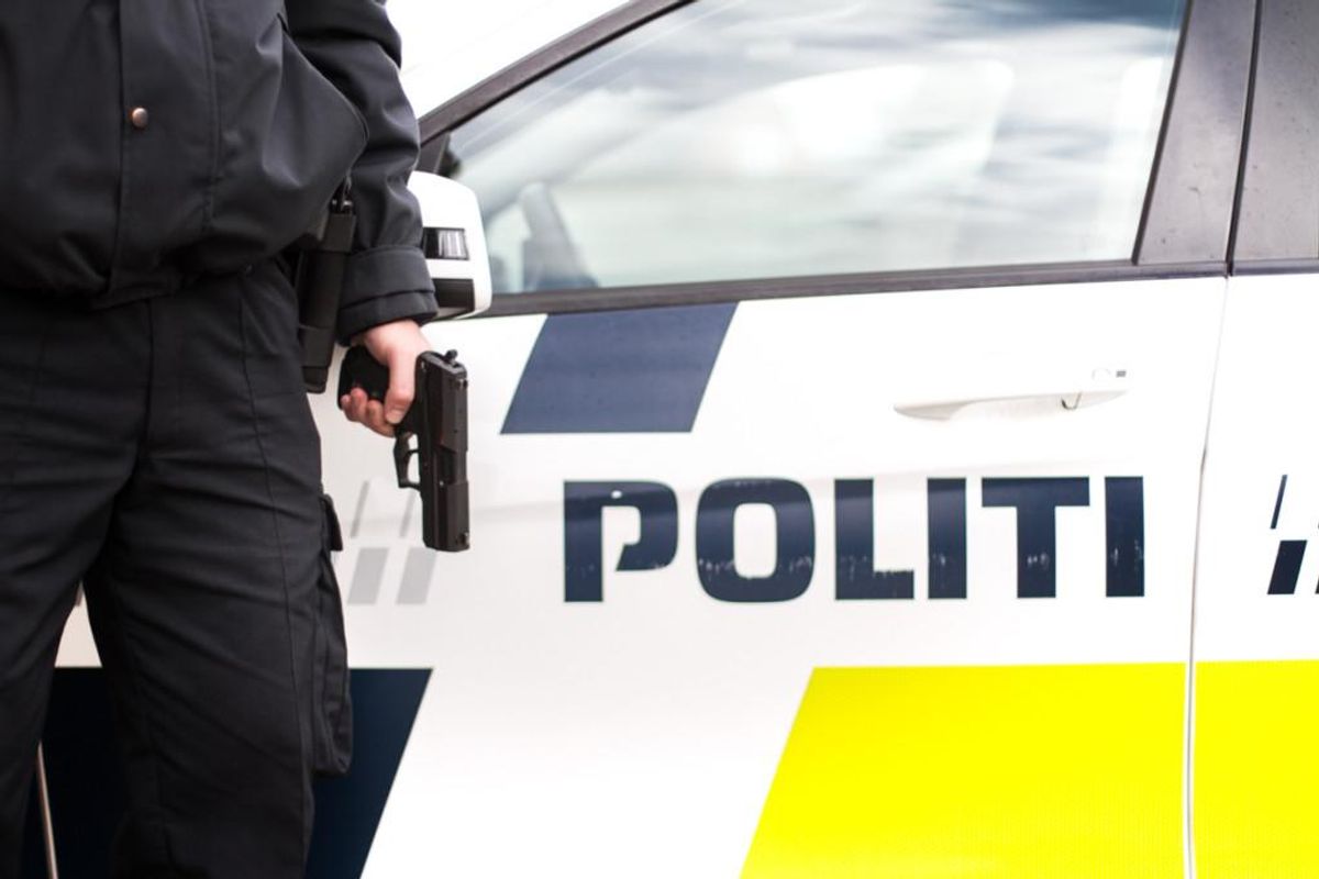 35-årig truede med at skyde mand med pistol • Newsbreak.dk 35-årig truede med at skyde mand med pistol • Newsbreak.dk
