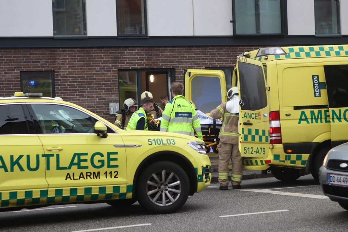 Hastet på hospitalet efter brand • Newsbreak.dk Hastet på hospitalet efter brand • Newsbreak.dk