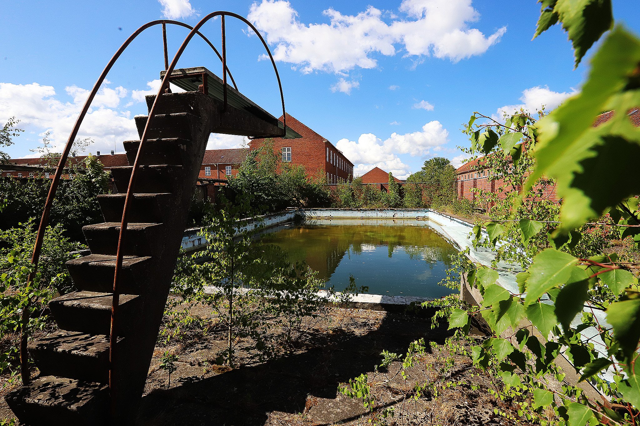 Utætte tage, tilstoppede toiletter og skimmelsvamp – akutpakke på vej ...