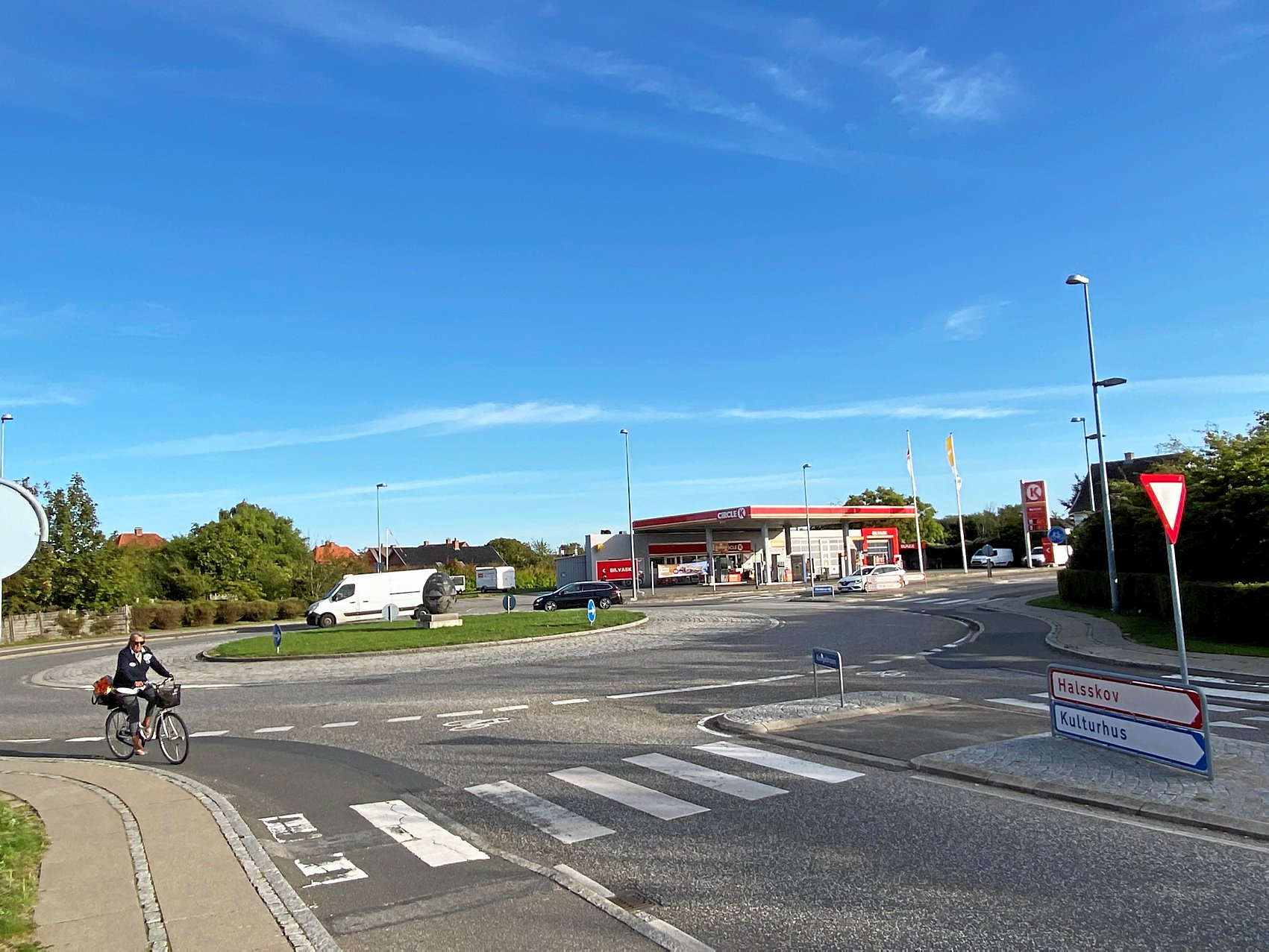 Asfaltarbejde på trafikeret vej – Sjællandske Nyheder