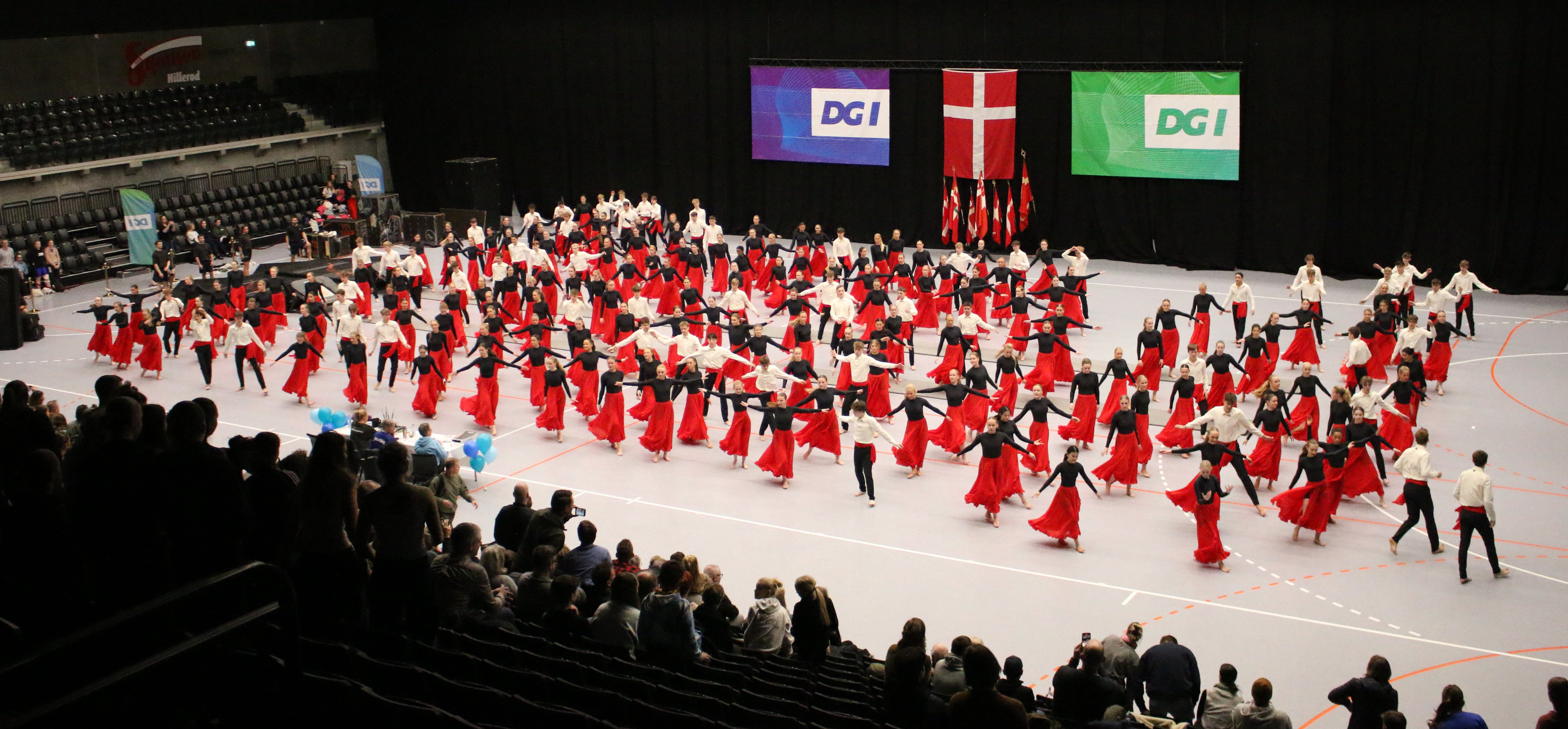 Tusinder af gymnaster på gulvet i Royal Stage – Sjællandske Nyheder