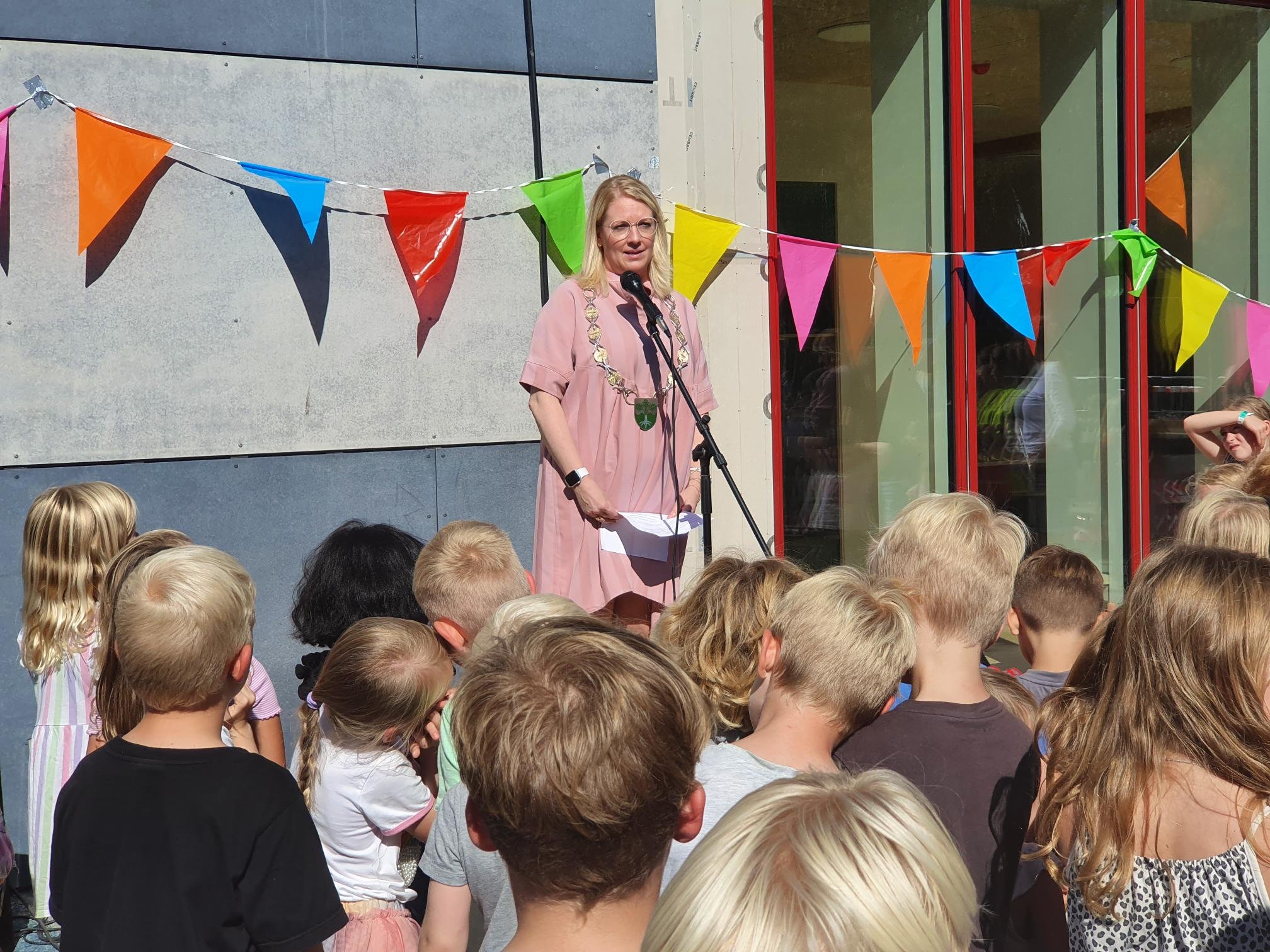 Løb ud og leg i skolens nye skolegård – Sjællandske Nyheder