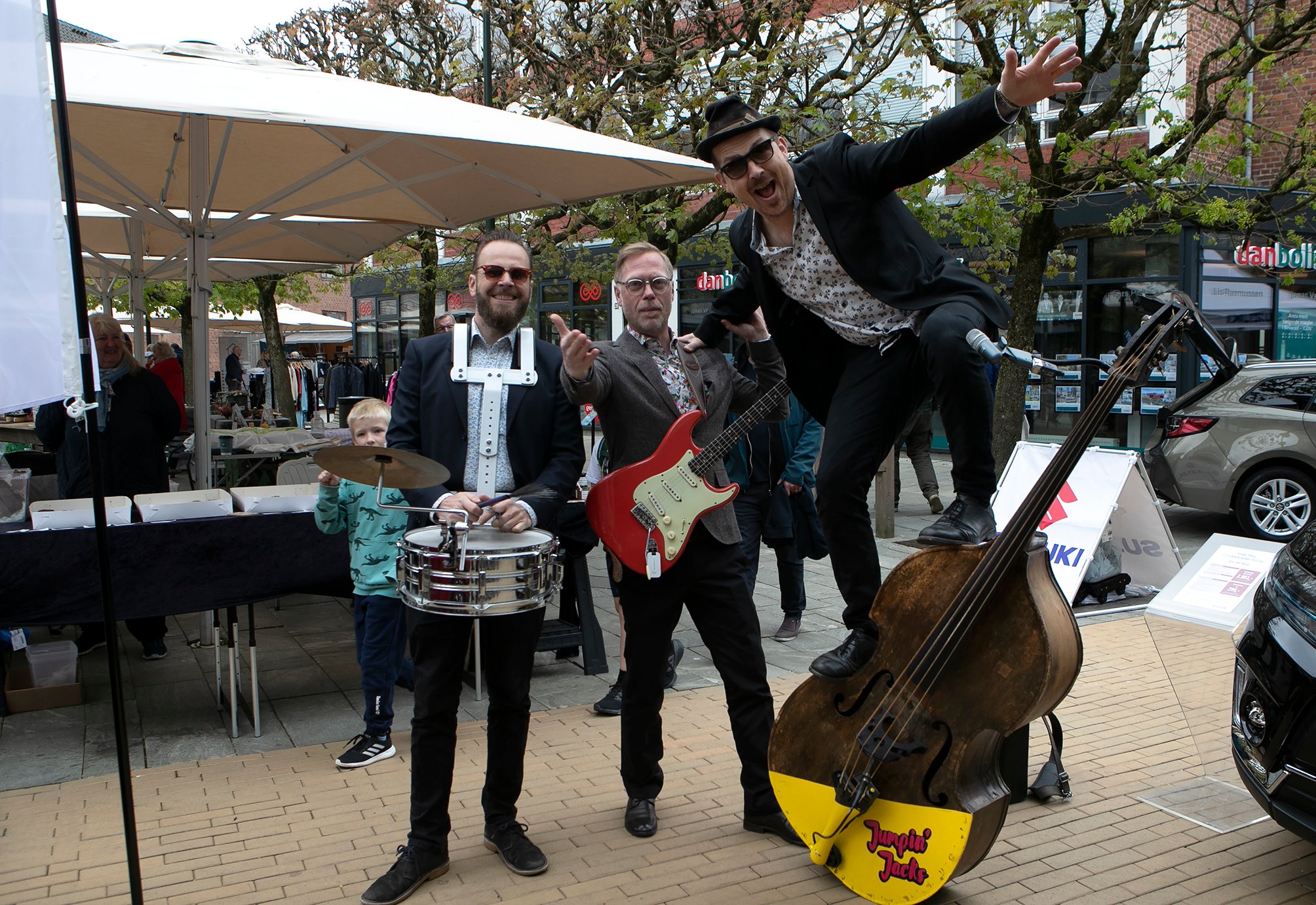 Jumpin Jacks rocker på Stændertorvet – Sjællandske Nyheder