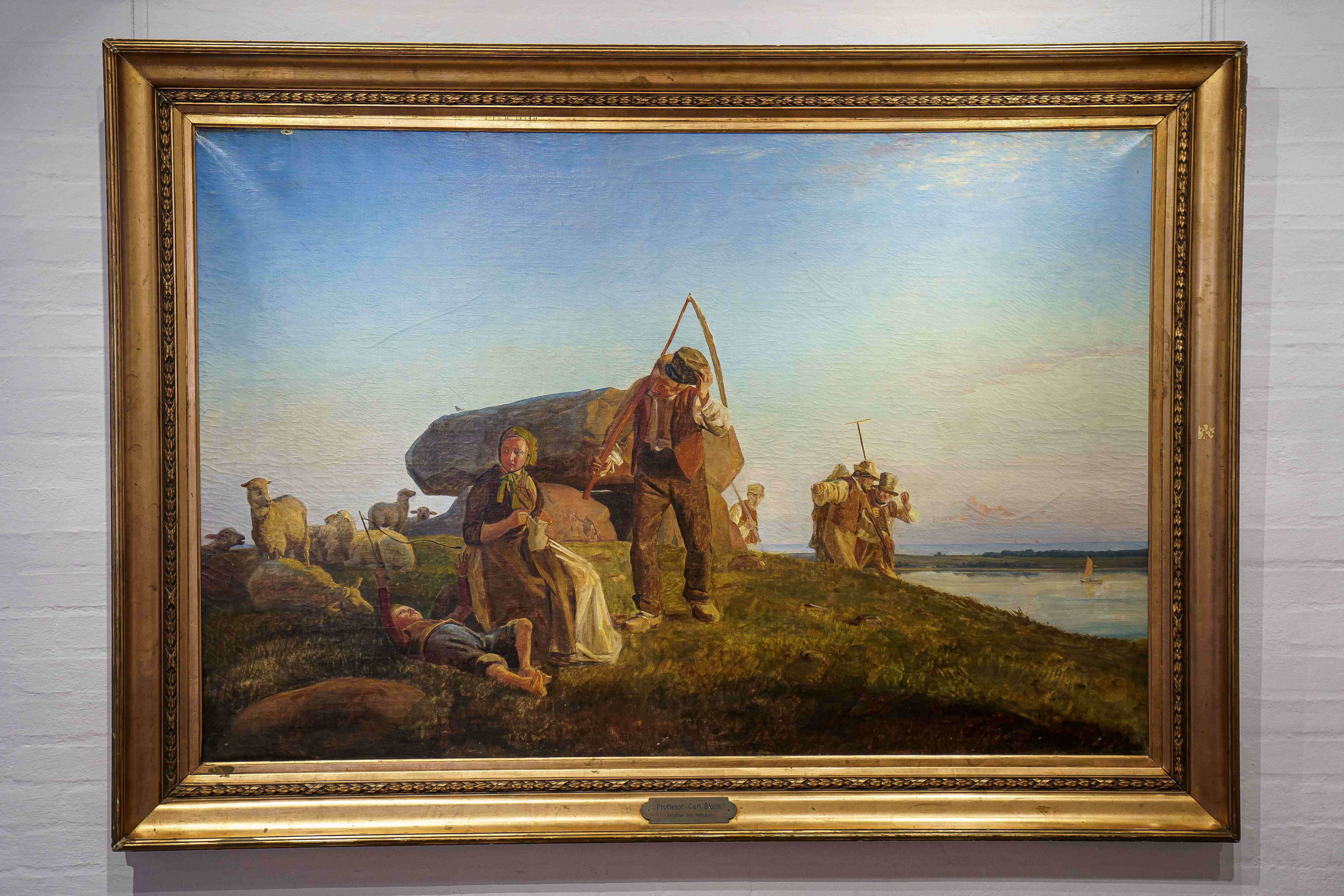 Samme gravhøj ved Raklev set på to vidt forskellige måder i ...