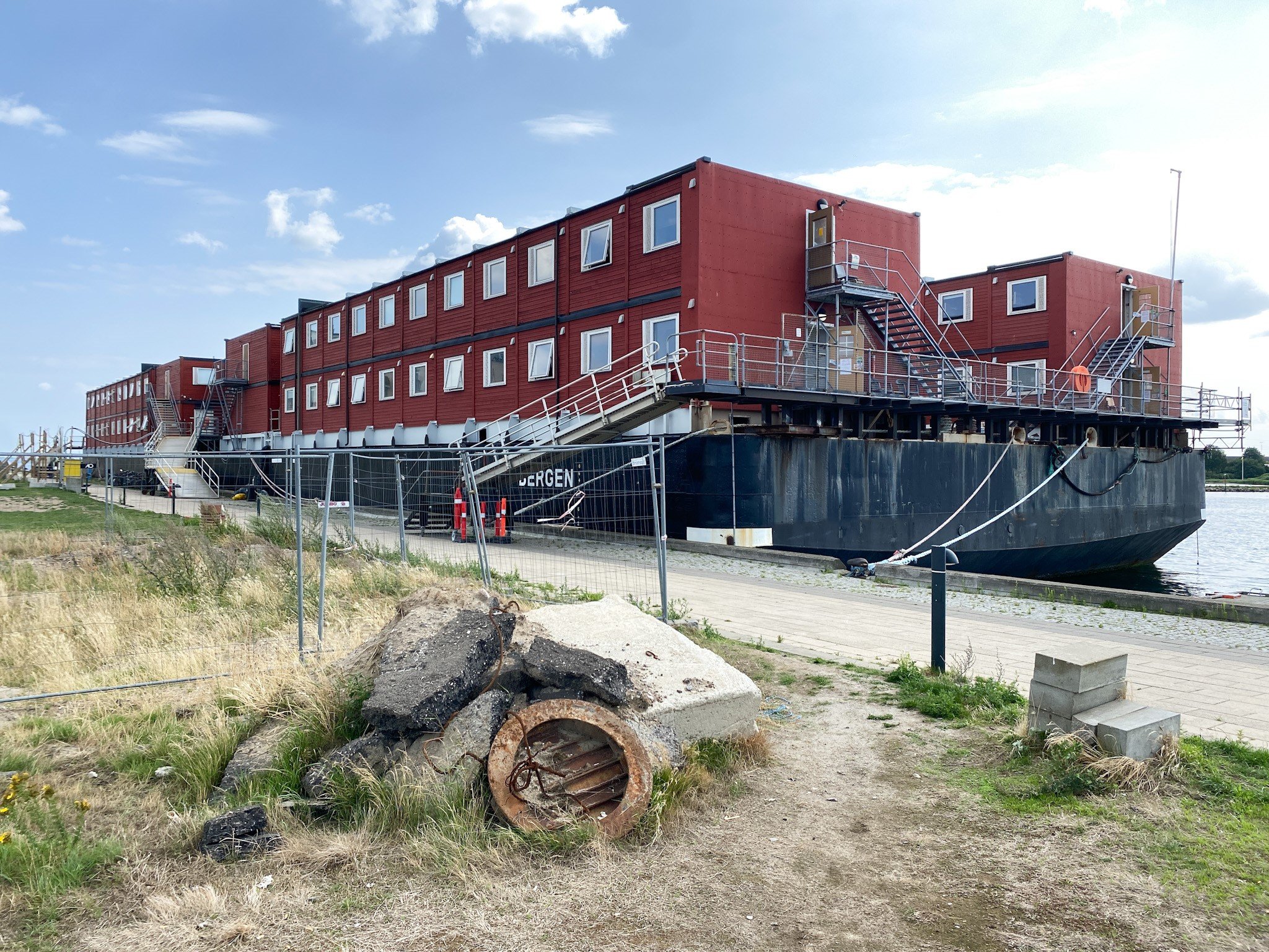 Kongeskib i skyggen af containerpram – Sjællandske Nyheder