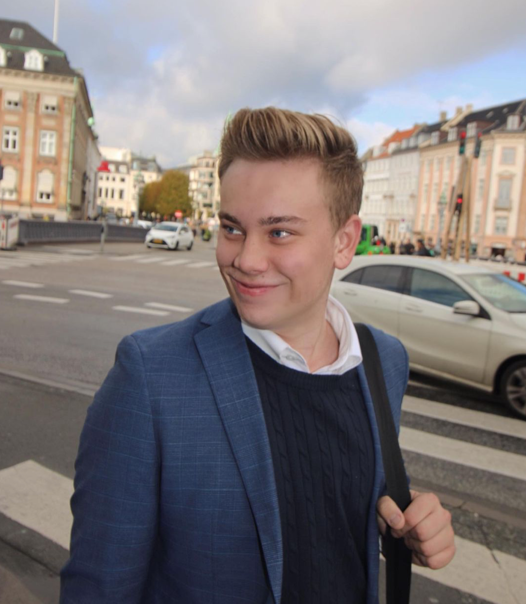 Simon er ny og yngst i byrådet – starter med fire måneders orlov ...