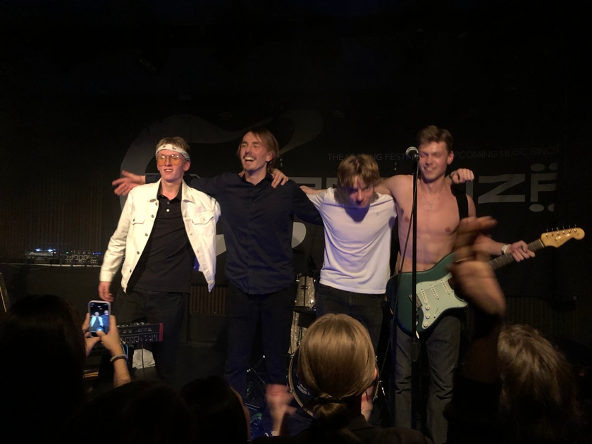 Lokalt band spiller sig i finalen i international musikkonkurrence ... Lokalt band spiller sig i finalen i international musikkonkurrence ...