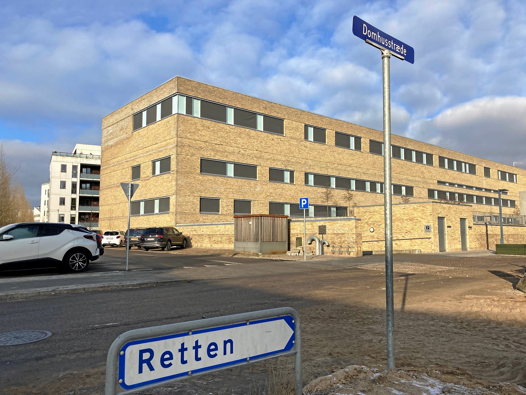 Alle er skyldige – gemte pistoler og macheter i boligkvarter – Sjællandske Nyheder