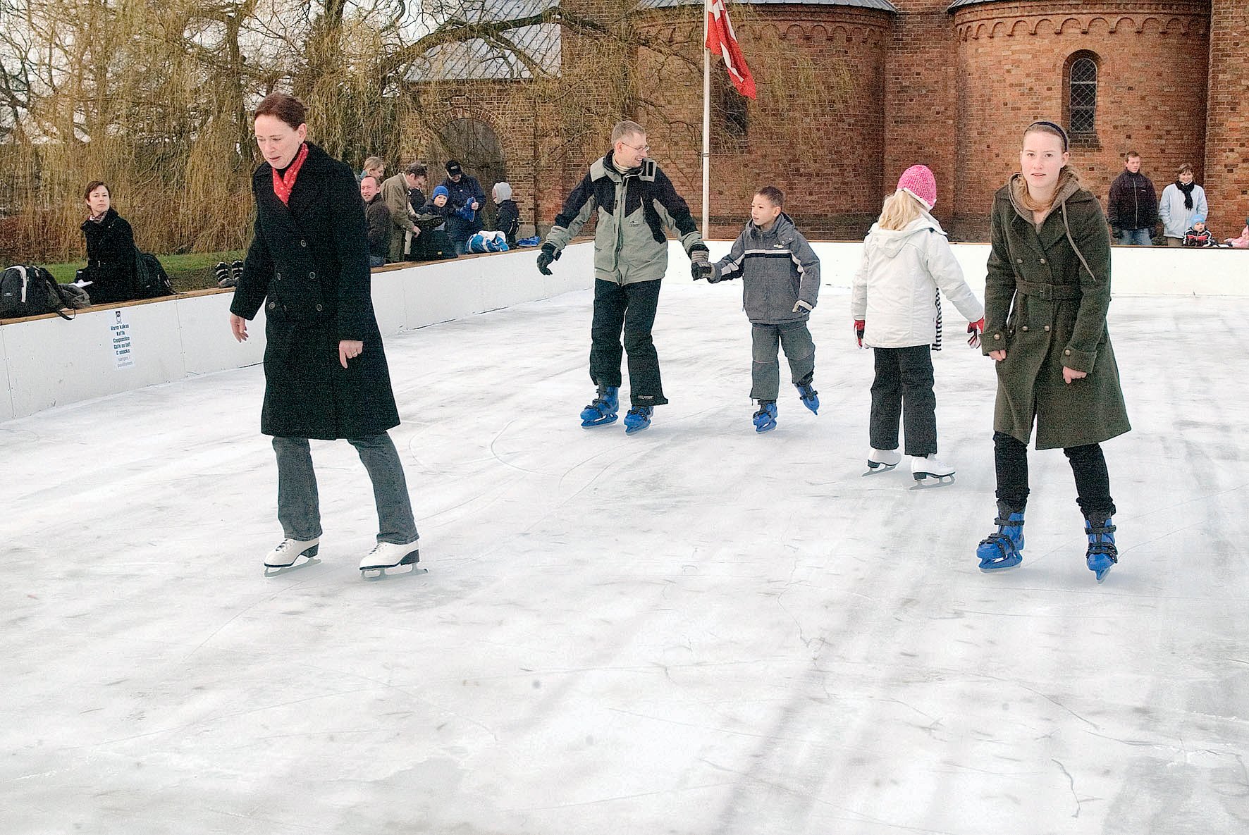 Skøjtebane deler vandene: – Det er mange penge, som kan bruges bedre ...