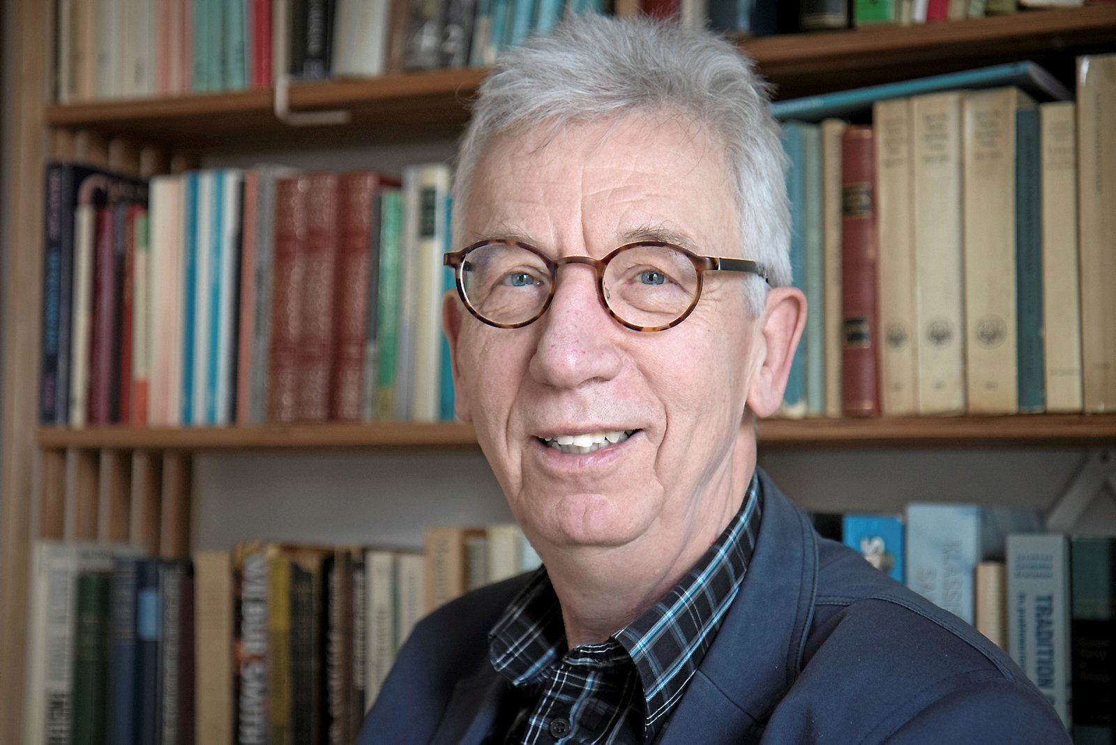 73-årige Preben skifter spor fra statistiker til forfatter ...