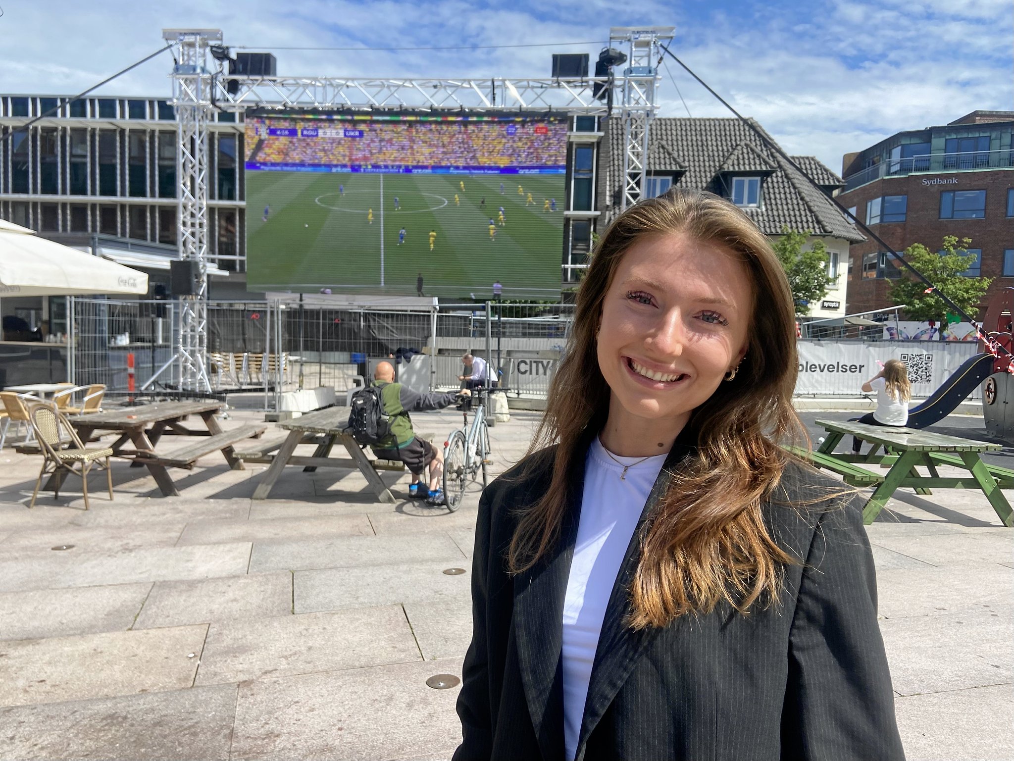 Laura tager en tørn for EM-stemningen – Sjællandske Nyheder