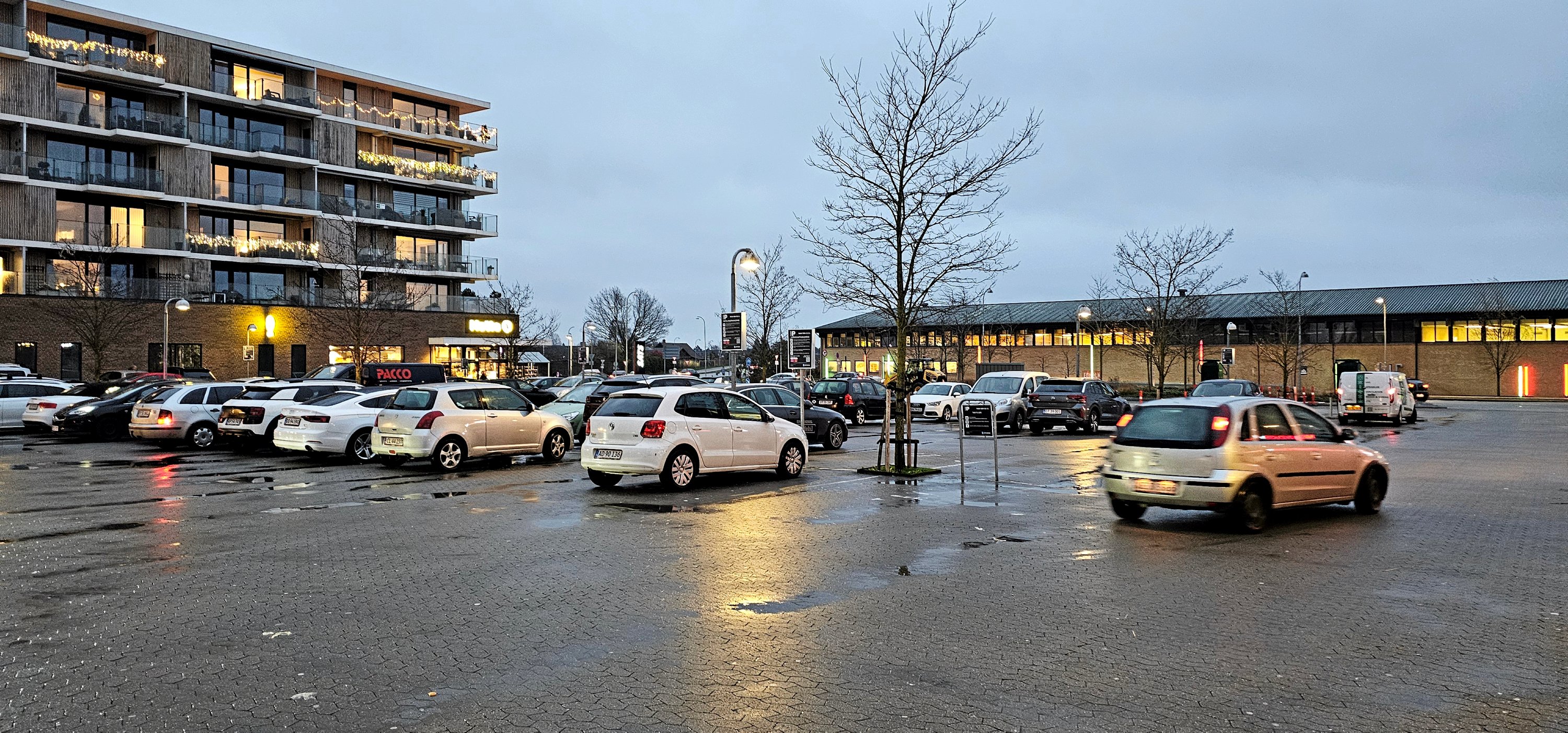 Efter masser af brok og bøder: Nu er der nye parkeringsregler – Sjællandske Nyheder