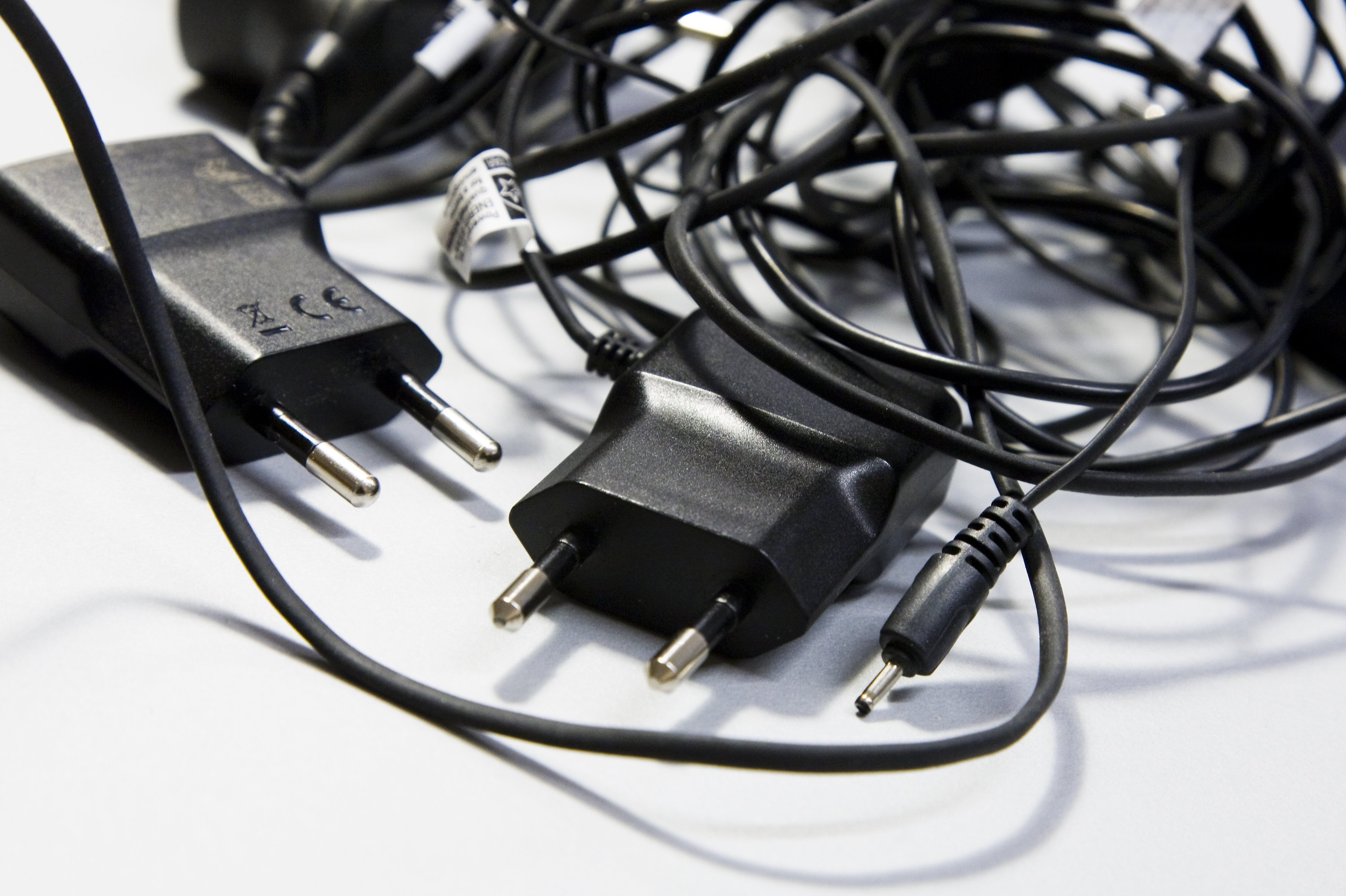 Kabelkaos og papirer: Tre steder du kan tyvstarte forårsoprydningen ...