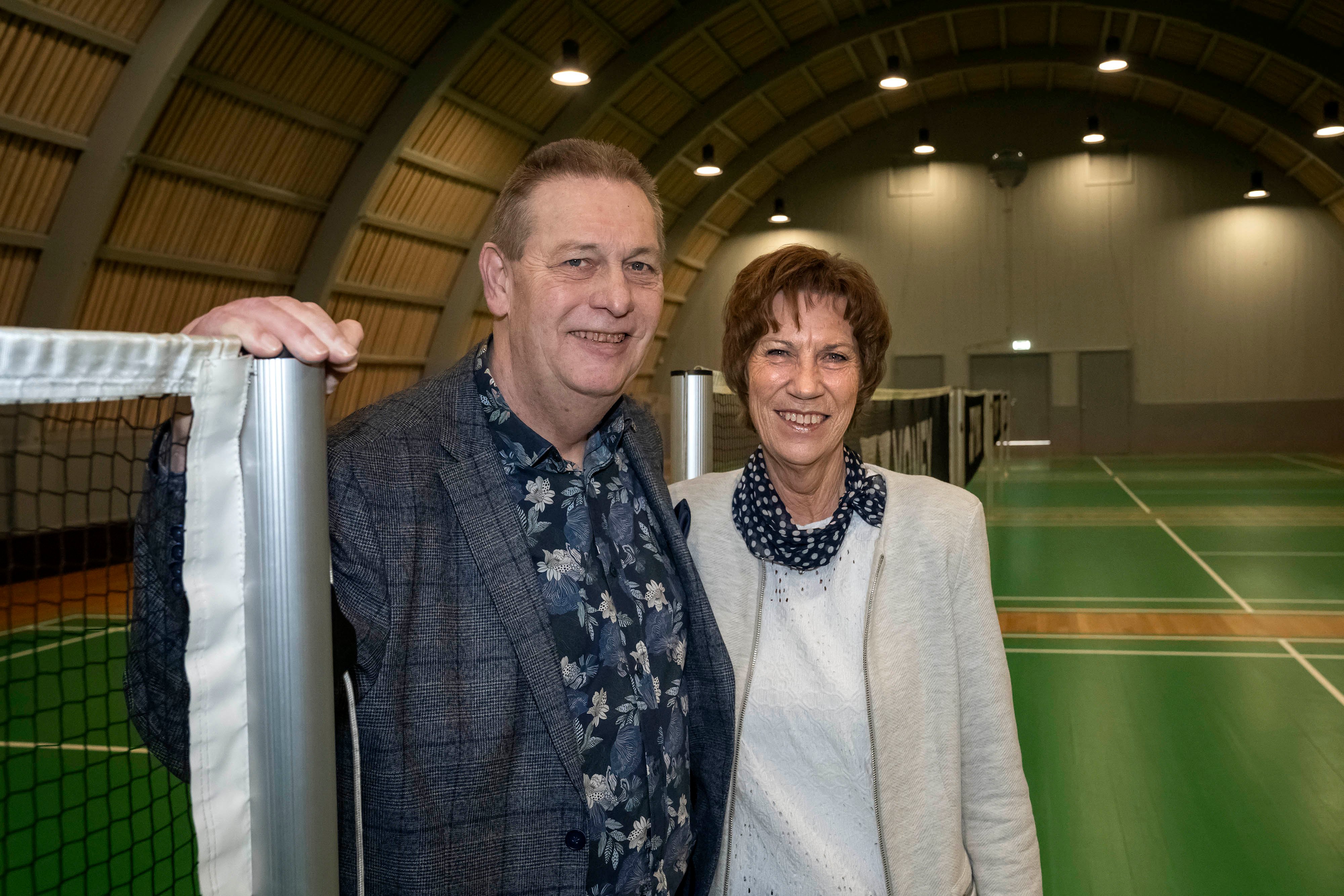 Bent faldt død om til badminton – reddet af konen og kammeraterne ...