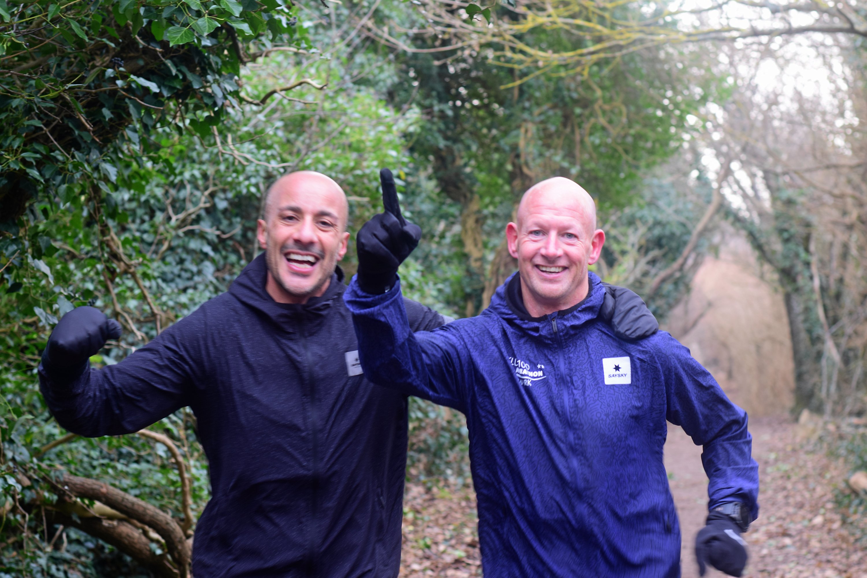Kenneth er bidt af løb og inviterer andre “løbetosser” hjem til ...