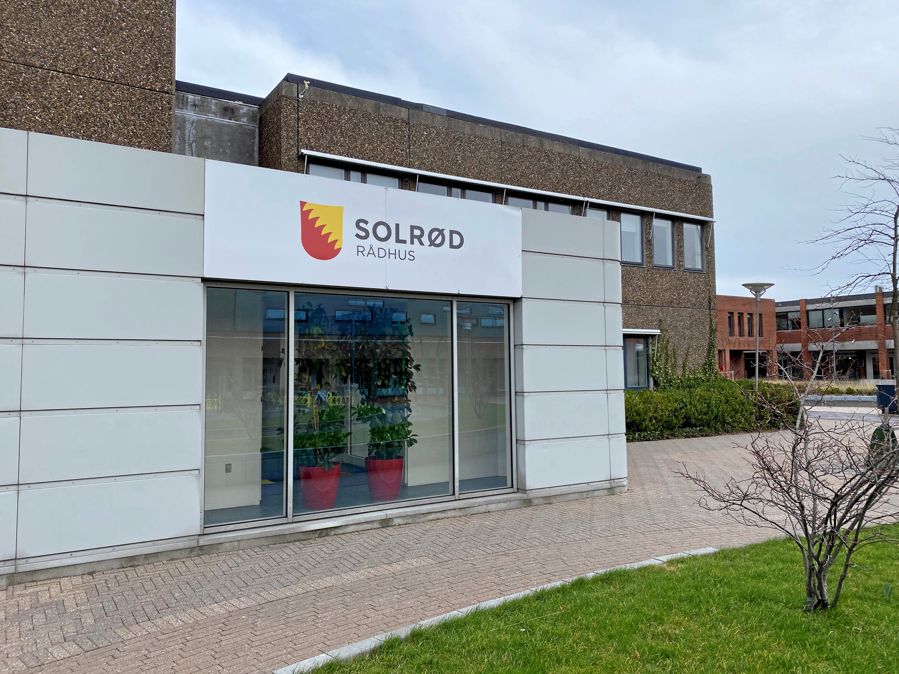 Rådhusprojekt løber over budget – byrådet skal vælge mellem fire ...