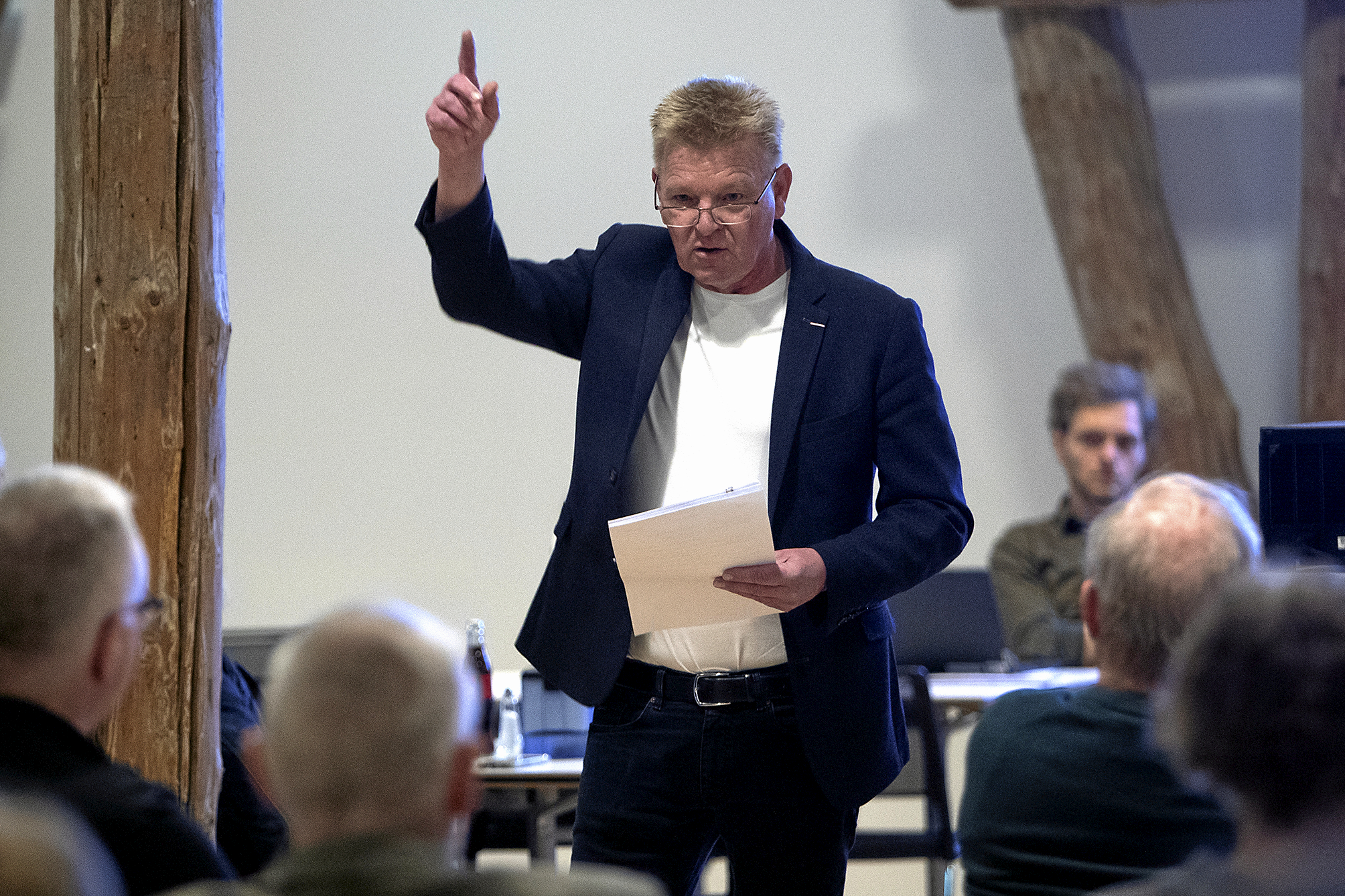 Travlt udvalg deles i to – formand klar til at tage udfordringen op ...
