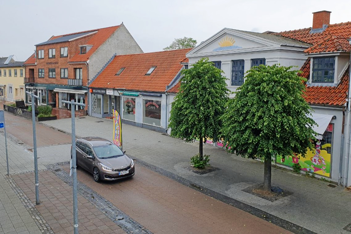 R-formand: – Flere biler løser ikke problemet med tomme butikker i Algade – Sjællandske Nyheder