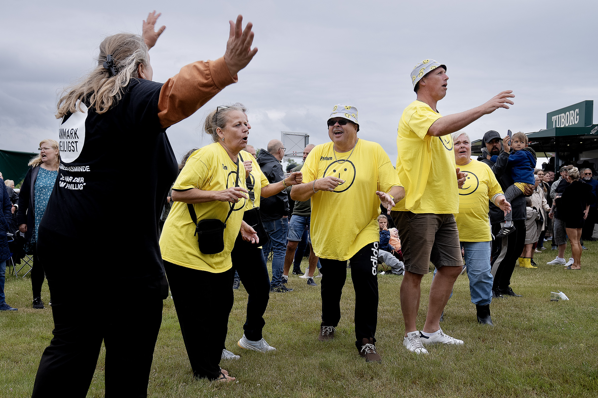 Trods regn og blæst blev der danset: – Vi er nogle halvhjerner ...