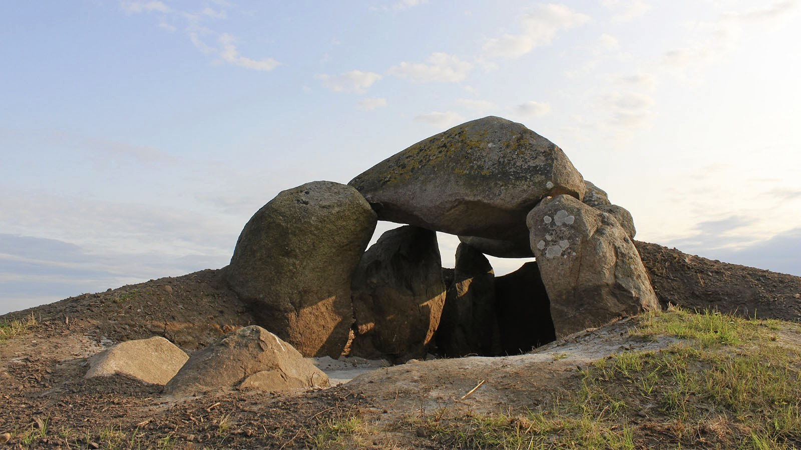 Vigtig gravhøj på Røsnæs reddet fra kollaps – Sjællandske Nyheder
