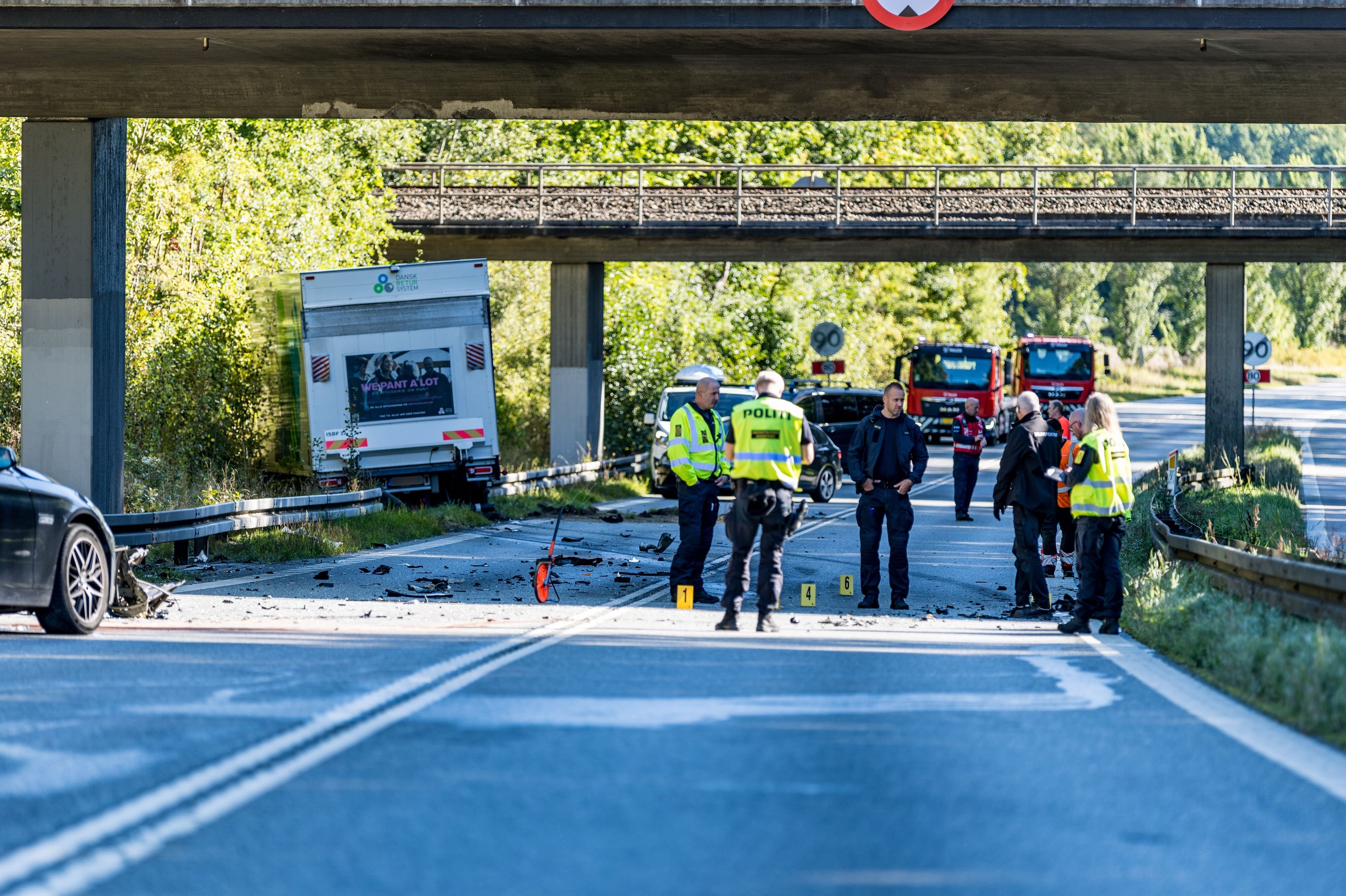 En person bragt på hospitalet efter frontalt sammenstød – Sjællandske Nyheder