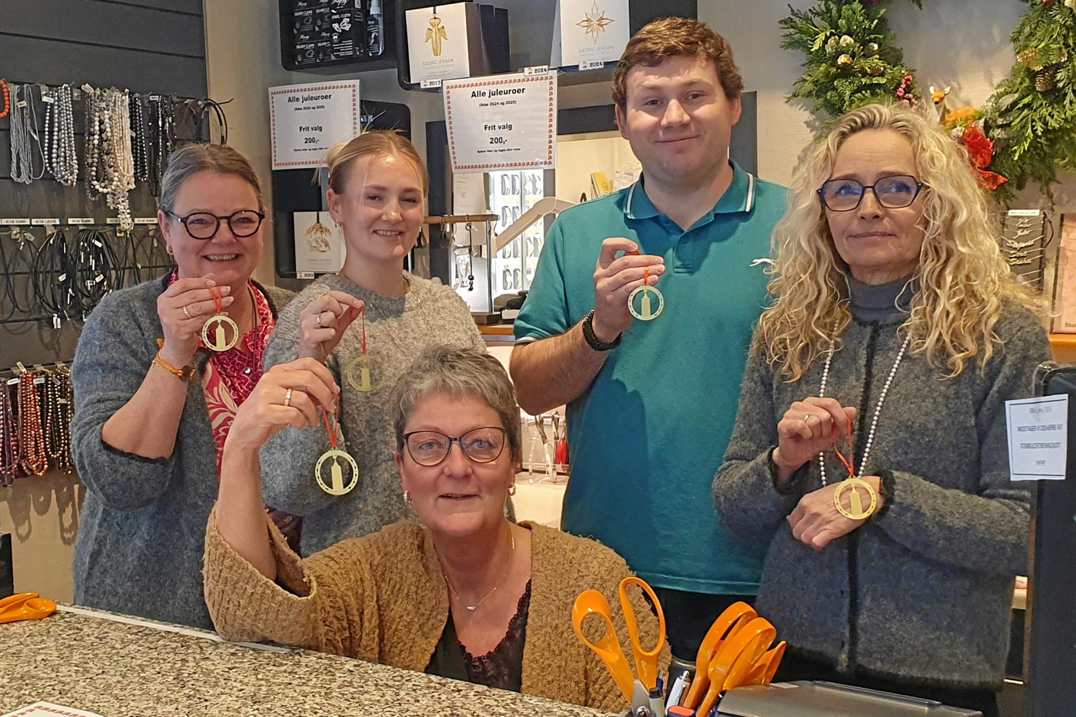 Julepynt med særligt motiv støtter en god sag – Sjællandske Nyheder