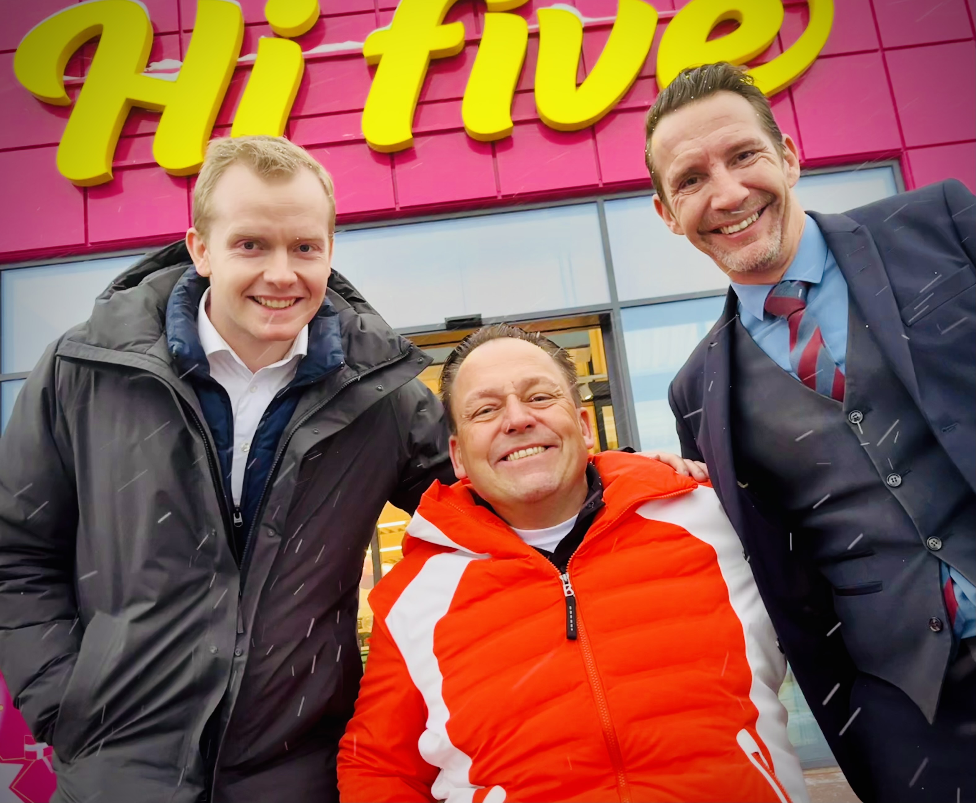Kæmpe fremmøde til åbning af nye boksbutikker: – En rigtig god dag ...