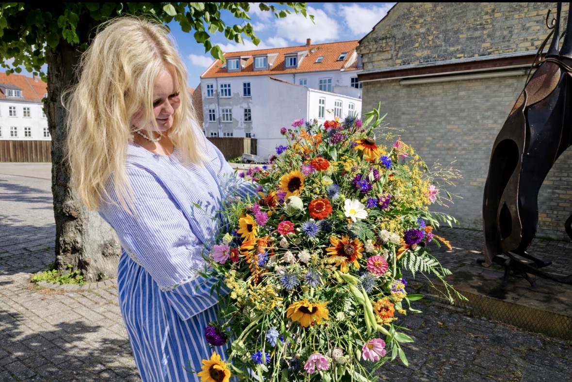 Ida Marie skal dyste om at blive Danmarks bedste blomsterdekoratør ...
